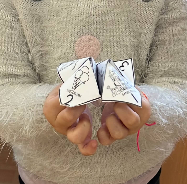 Profes Papel Tijera Beach cootie catcher / Els 4 sabaters de la platja